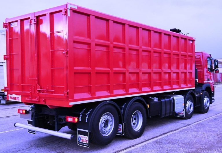 Entrega de camión tipo chatarrero | Carrocerías Yagüe