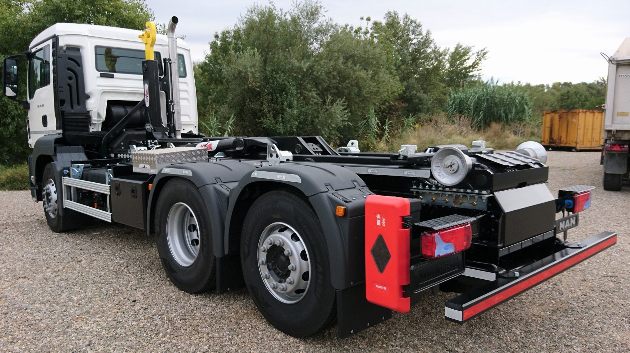 Entrega de camión porta-contenedores | Carrocerías Yagüe
